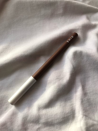 Любимый SHIK Lip pencil в оттенке "Garda", ставший моим фаворитом ...