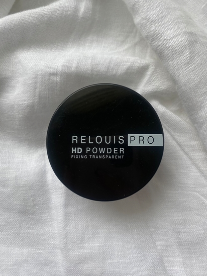В новый год с не самой удачной HD Powder Fixing Transparent от Relouis ...
