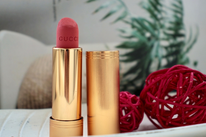 Любви не произошло. Помада Rouge à Lèvres Mat Gucci 305 Ruby Firelight ...
