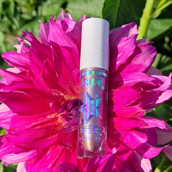 Metallic eyeshadow topper eye foil Lottie London оттенок Too much ...